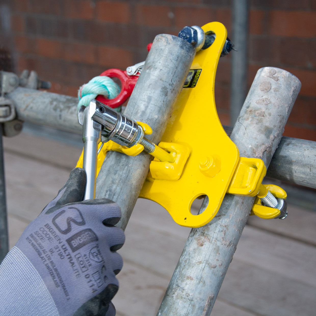 BIGBEN® Triple TubeLift™ for Scaffolding Poles