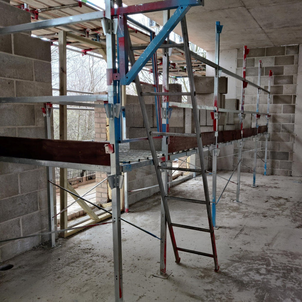 4 Bay Trestle with Handrail & Access Gate