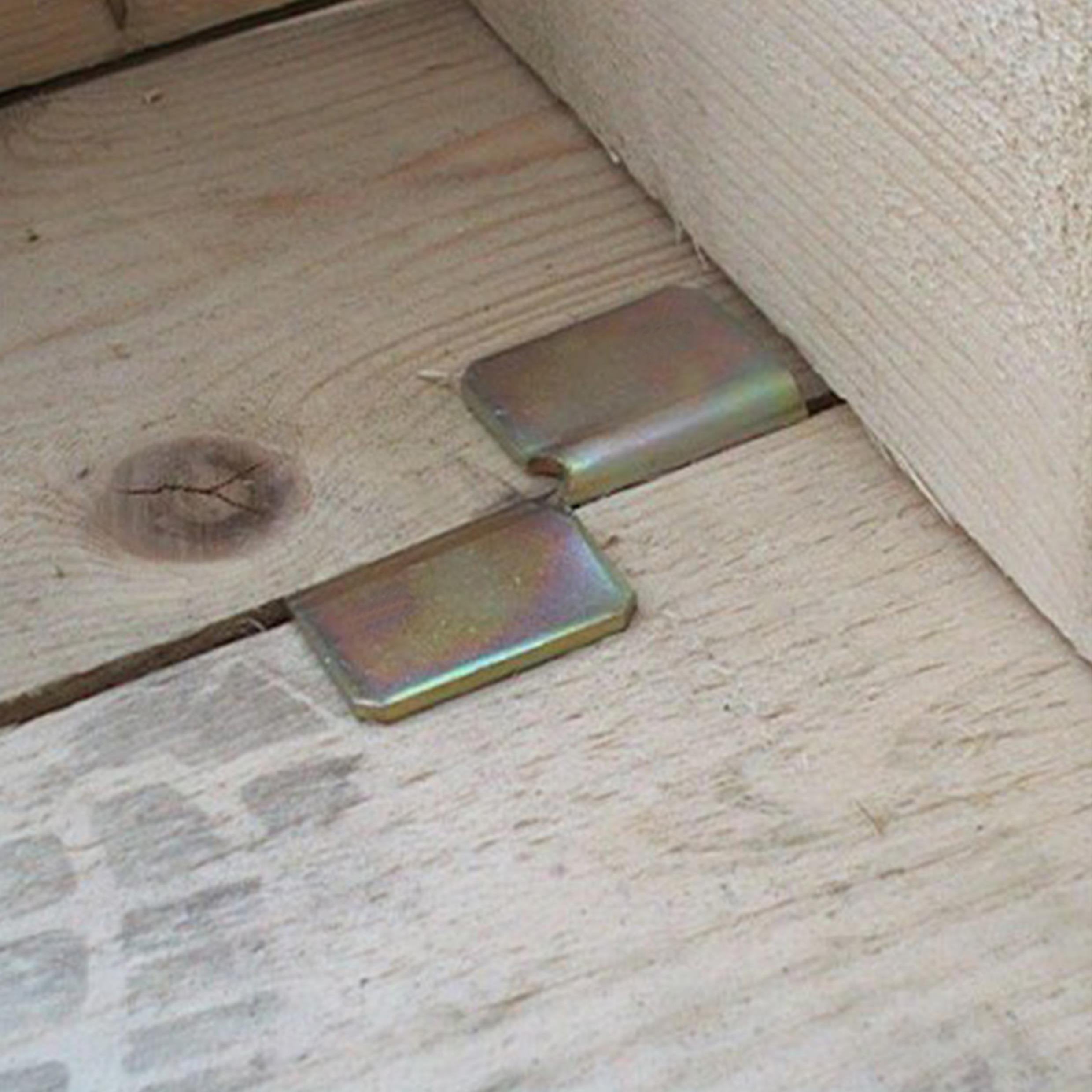 25x Board Retaining Clamps